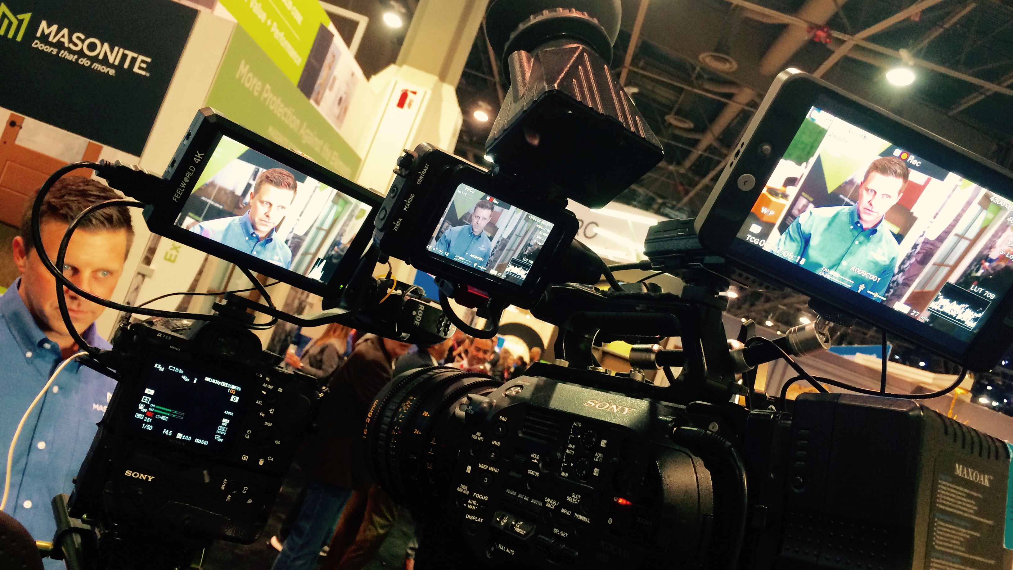 CONVENTION COVERAGECAMERA CREW - RIPPLE GRAPHICS LLC