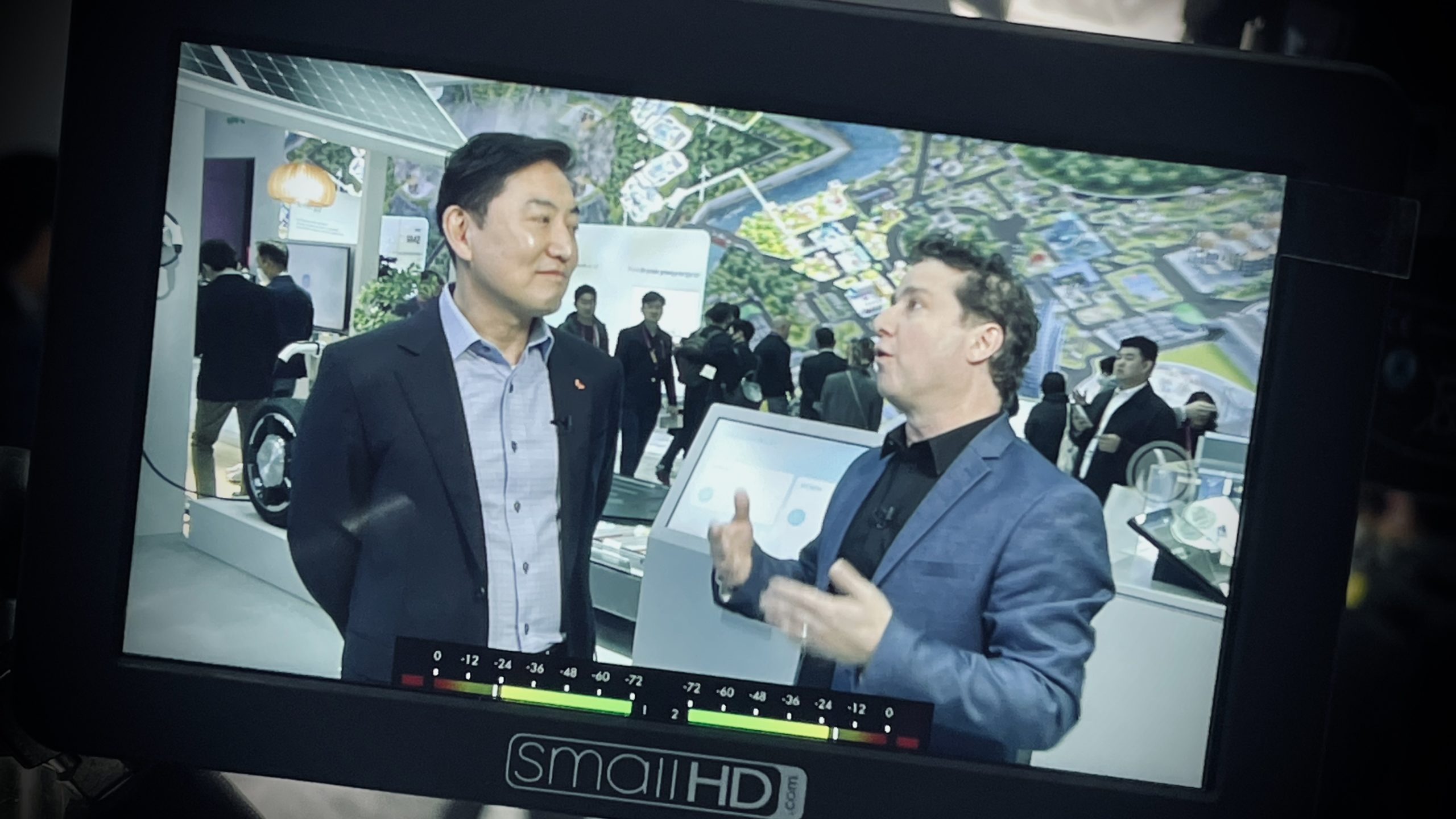 CES2023 COVERAGEENG CAMERA CREW - RIPPLE GRAPHICS LLC